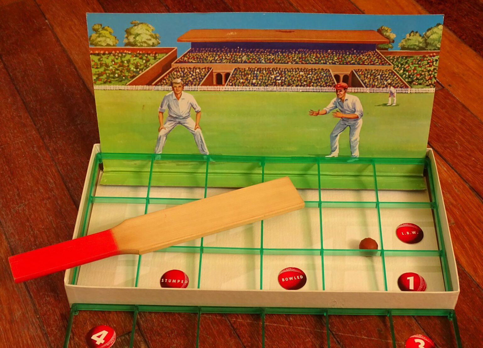 1960 Box Cricket Action Game by John Sands Ltd., Australia - tomsk3000